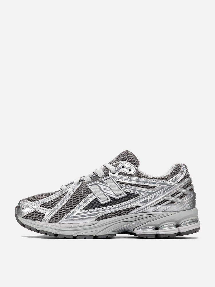 Кроссовки 1906R