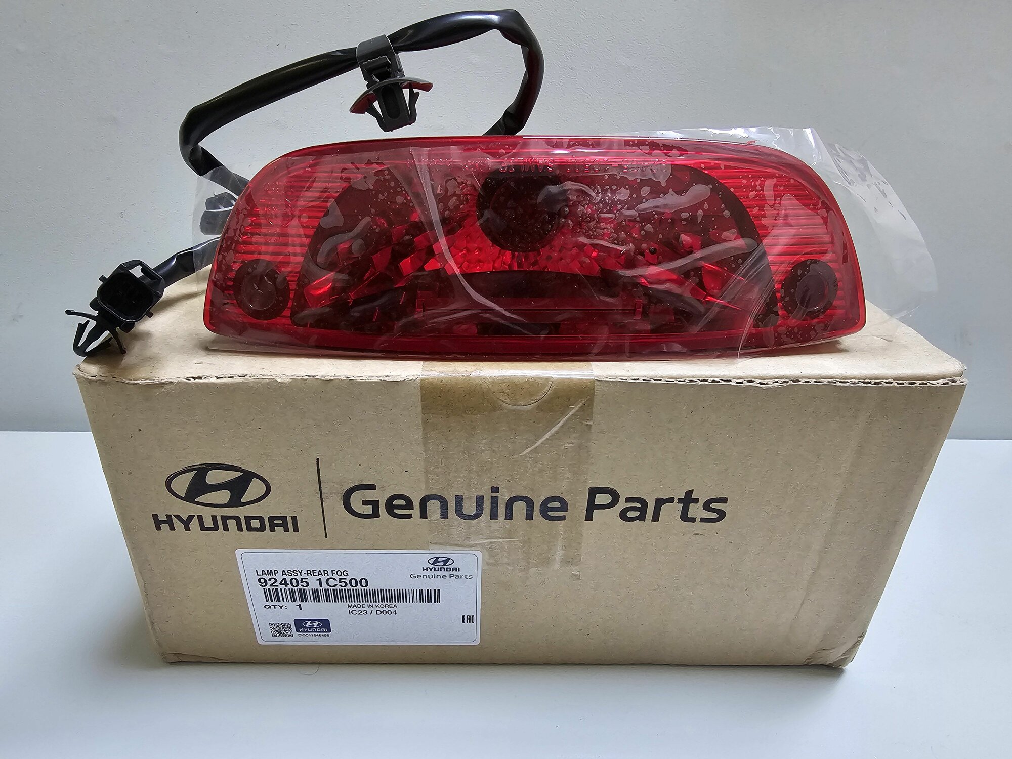 Фонарь задний противотуманный средний для Hyundai Getz 2005- / арт. 924051C500 / бренд MOBIS