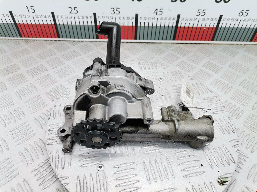 Насос масляный Mercedes B-Class (W245) A6401800801 арт. 2031178