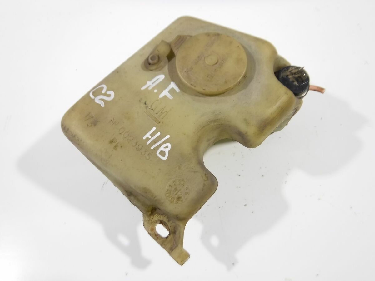 Бачок омывателя лобового стекла Opel Astra F (1991—2005) 90442360