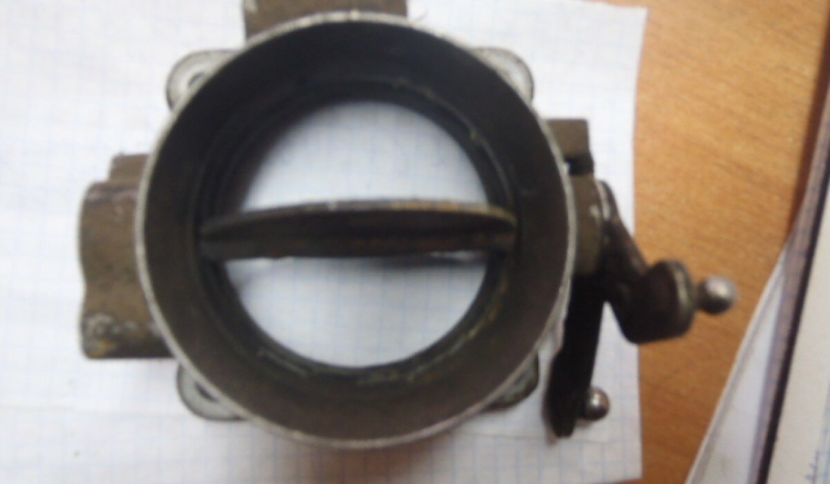 Заслонка дроссельная механическая W124 Mercedes-Benz A0011409053