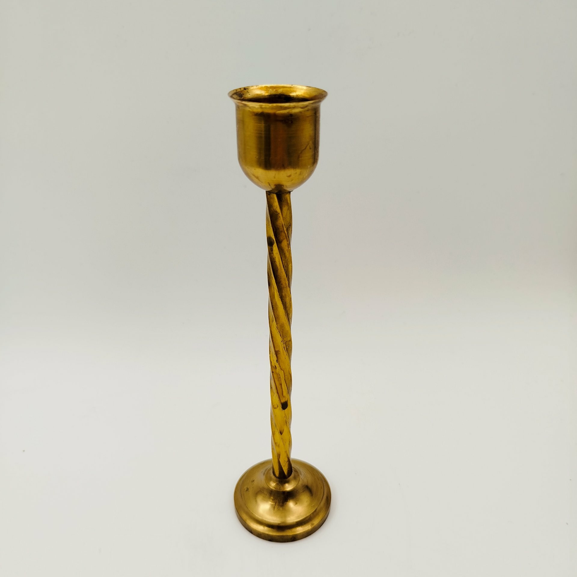 Подсвечник для одной свечи на витом основании, латунь, литьё