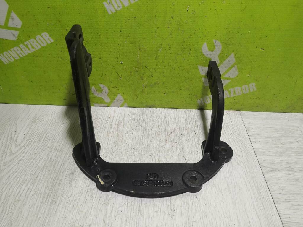 Кронштейн КПП Chery Amulet (A15) 2006 >