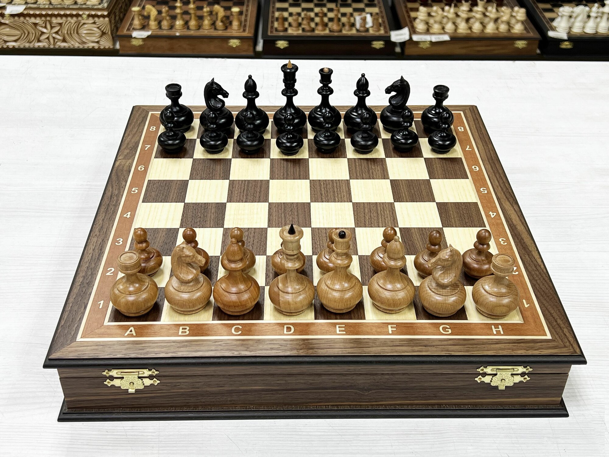 Шахматный ларец Орех с фигурами Неваляшки 40 см