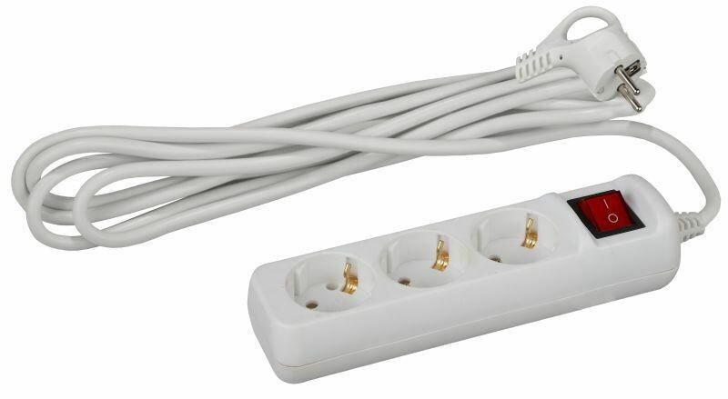 Удлинитель электрический UX-3es-1.5m с заземлением с выключателем 3 розетки 1.5м ПВС 3х0.75кв. мм 10А Эра Б0057740