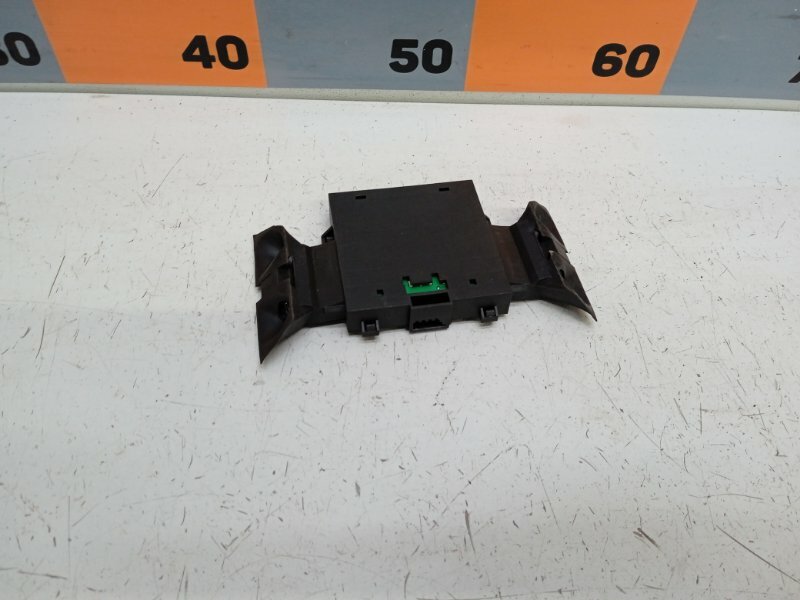 Б/У сенсор сигнализации на потолок, БМВ 5 E39 Блок электронный BMW 5-Series 1998 E39 214161 BMW арт. 65758379938