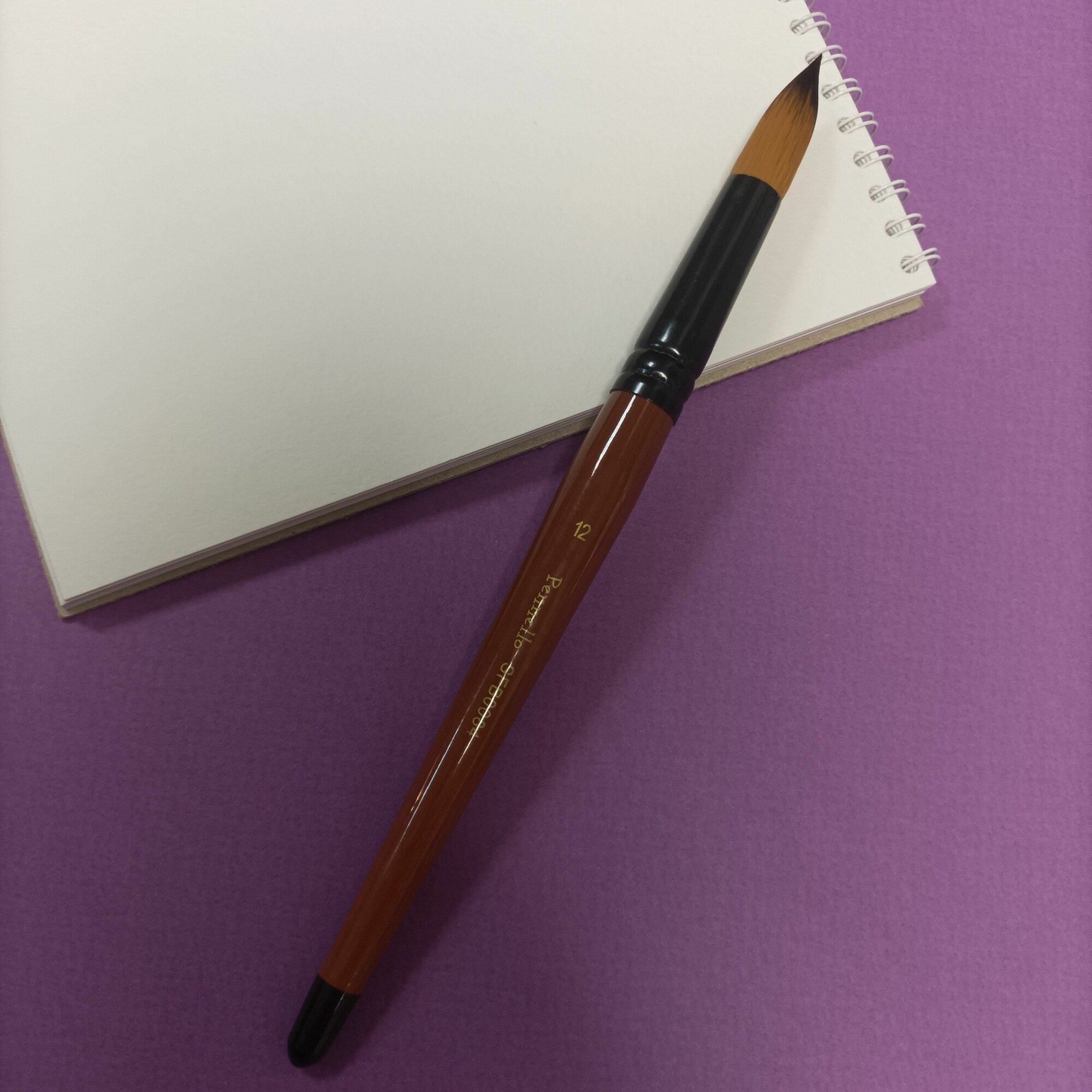 Кисть синтетика Pennelo круглая N 12 короткая ручка