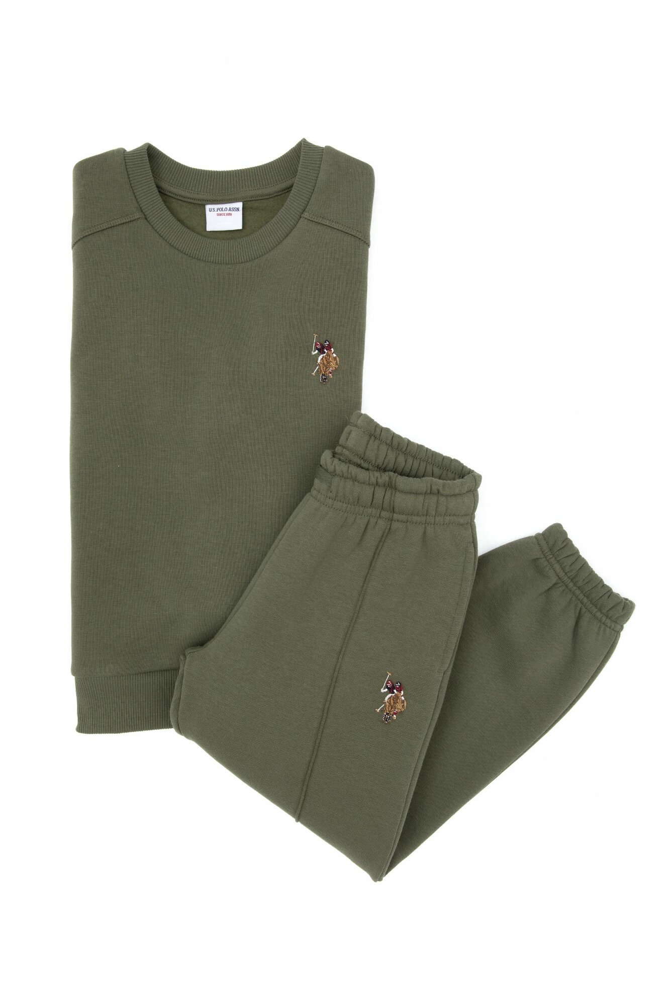 Костюм спортивный