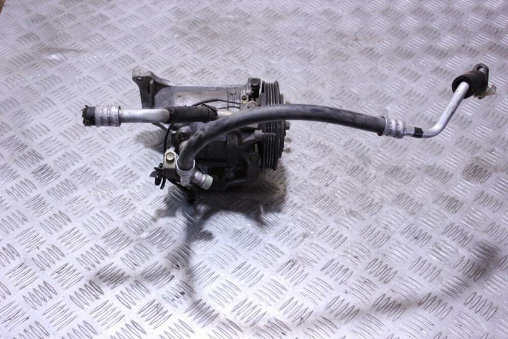 Компрессор системы кондиционирования SUBARU Impreza G11 73111FE030