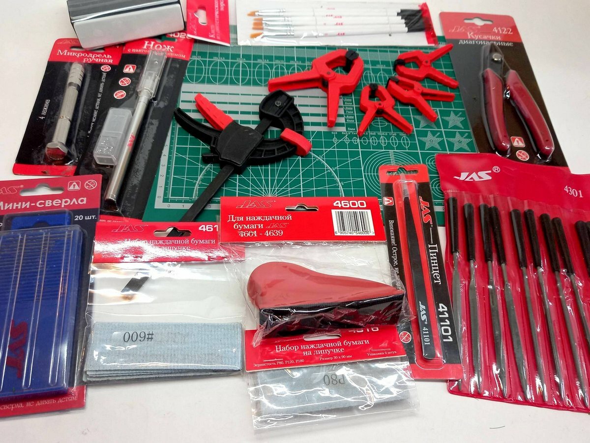 Набор ручного инструмента для моделистов №1, 17 инструментов и приспособлений