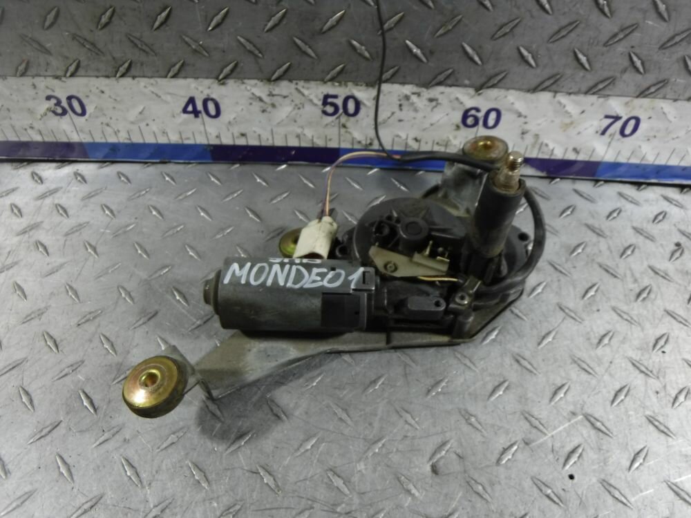 Моторчик стеклоочистителя задний Ford Mondeo I 1054701