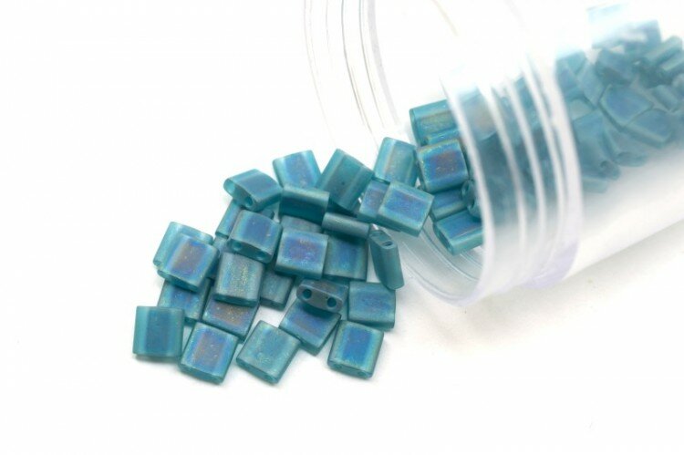 Бисер японский MIYUKI TILA #2405FR бирюзовый, матовый радужный прозрачный, 5 грамм