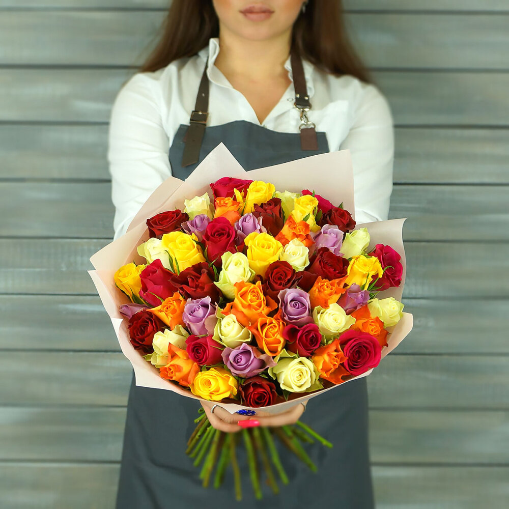 Монобукет "Букет Маркет", роза, 51 цветок, высота 40см, оберточная бумага