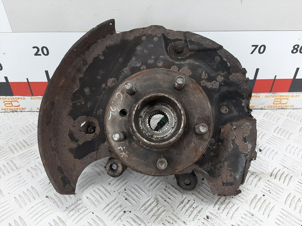 Ступица (кулак цапфа) передняя правая Land Rover Range Rover 3 RUB500141 арт. 833592