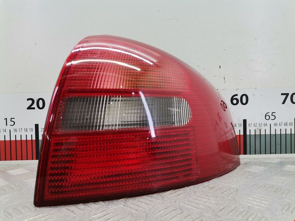 Фонарь задний правый Audi A6 C5 4B5945096 арт. 2119598