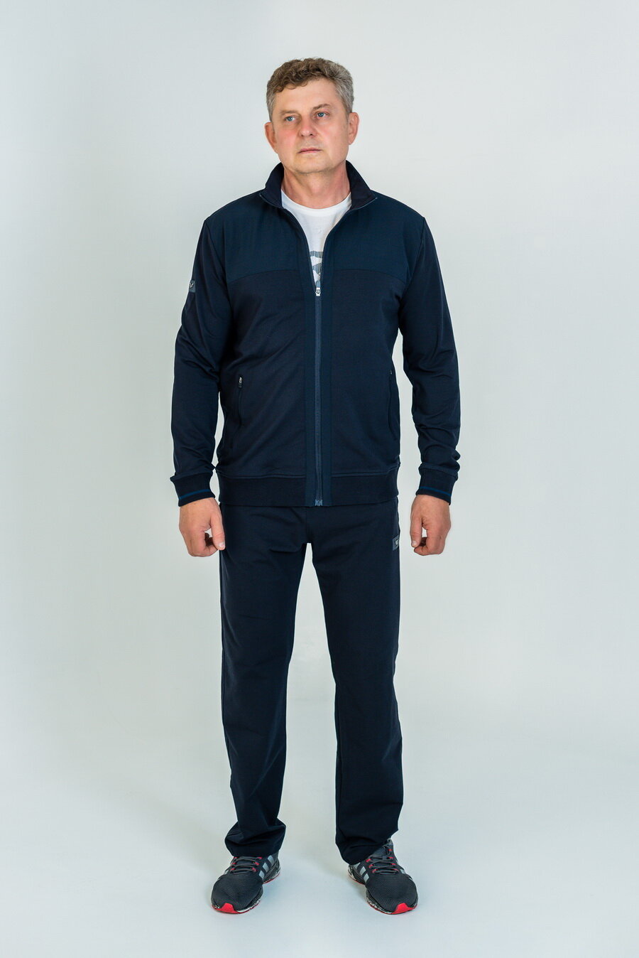 Костюм спортивный