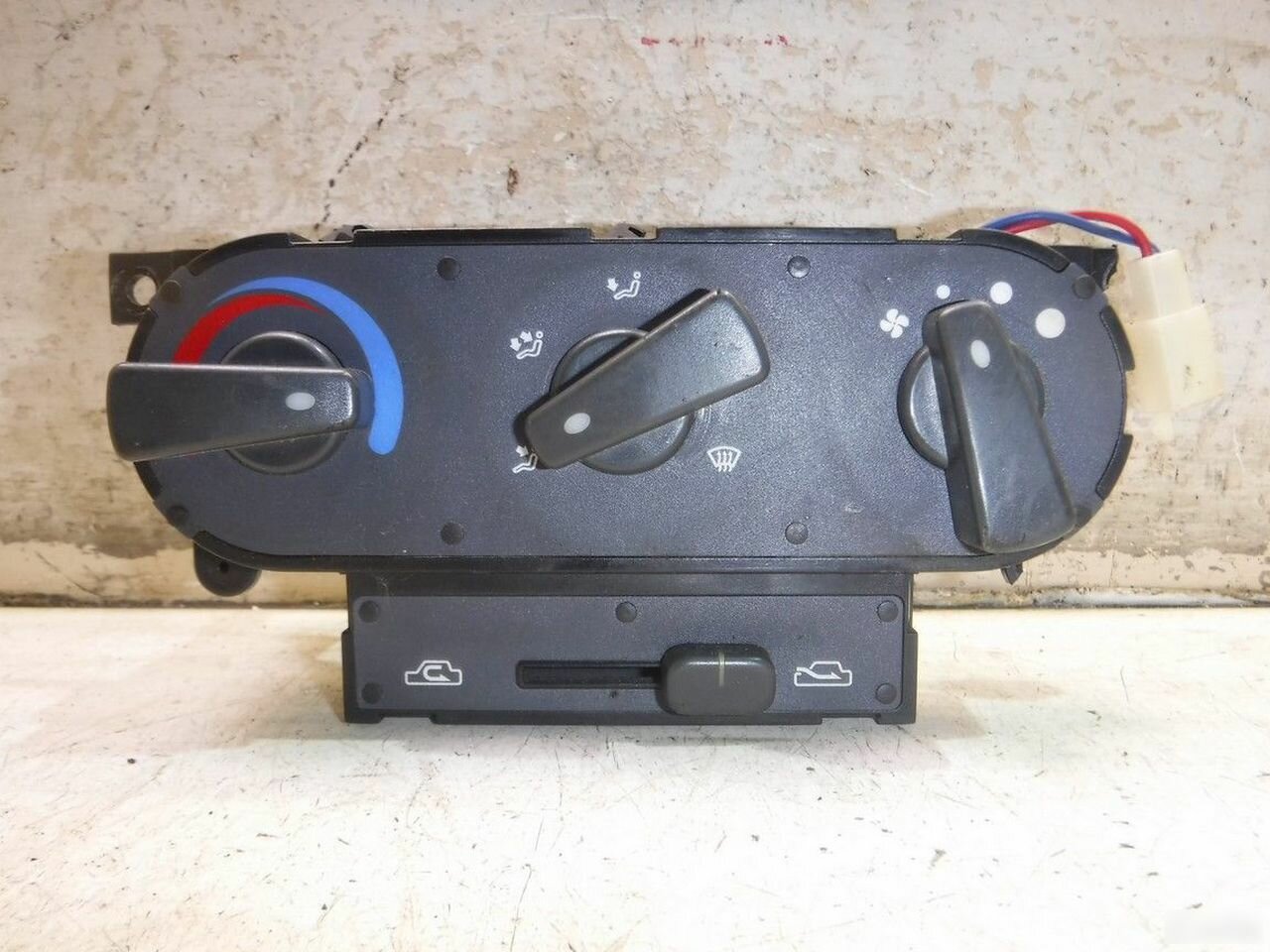 Блок управления отопителем Hafei Brio I (2002—2010) AB81120001