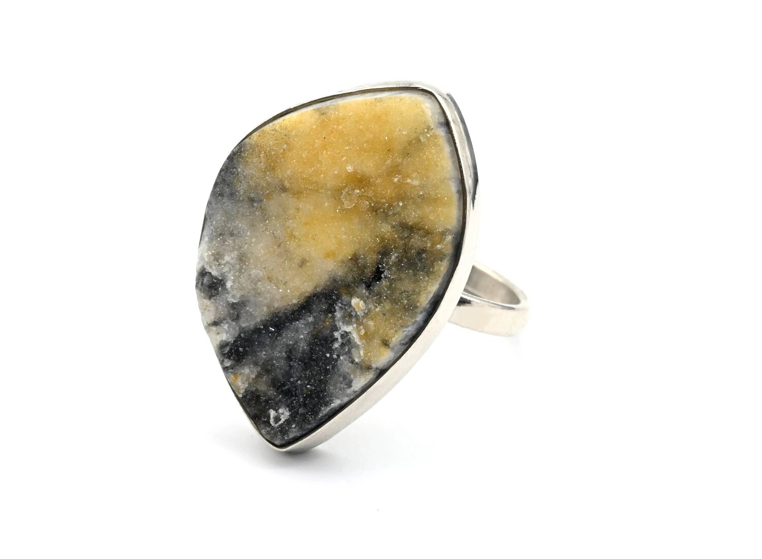 Кольцо, халцедон