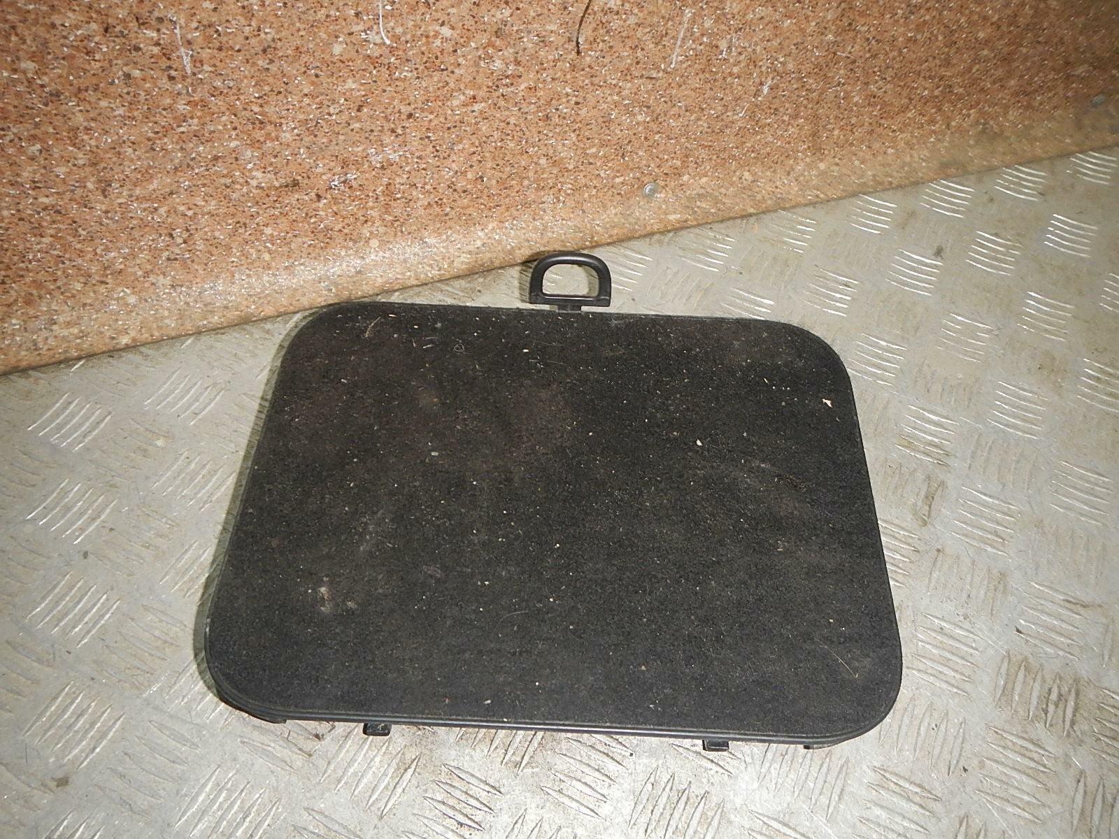 Б/У Накладка (кузов внутри), Renault (Рено)-MEGANE II (02-09) RENAULT MEGANE II (02-09) Крышка напольного бардачка,L=R. Б...