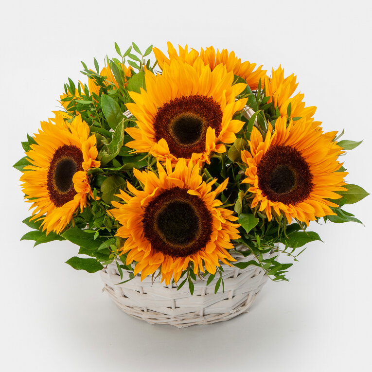 Композиция СоюзЦветТорг "Солнечное лето", букет подсолнухи, салал, фисташка, 40см