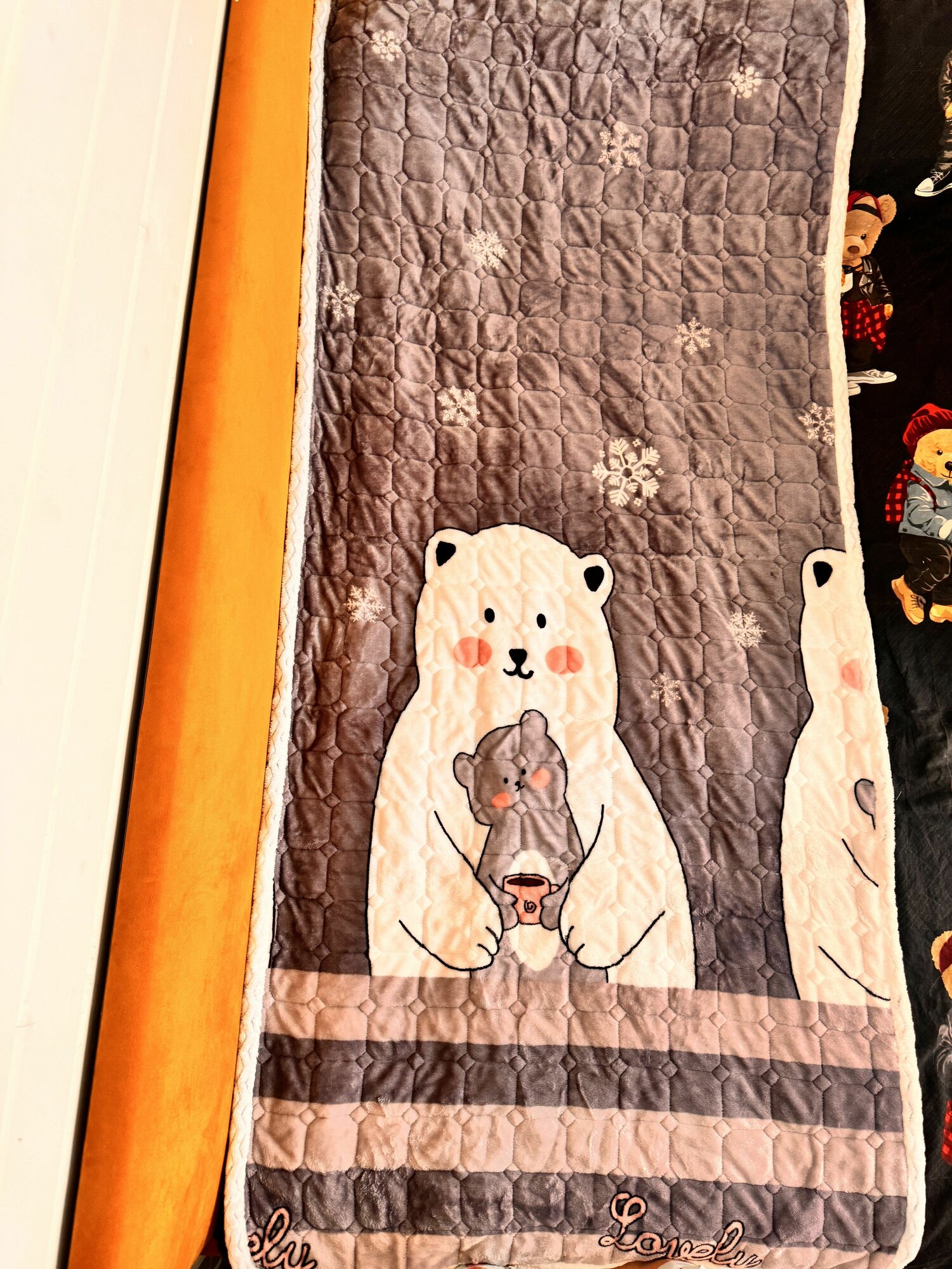 Плед на детскую кровать