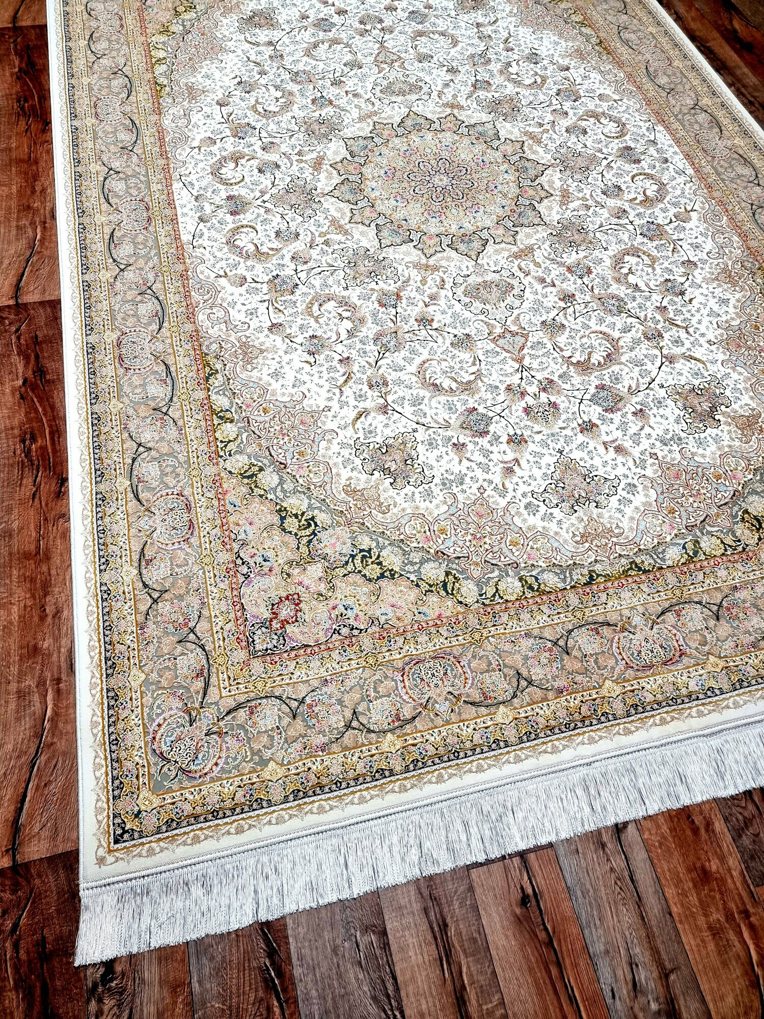 Ковер Farrahi Carpet "Иранский", 1,5х2,25 м, кремовый, искусственный шелк