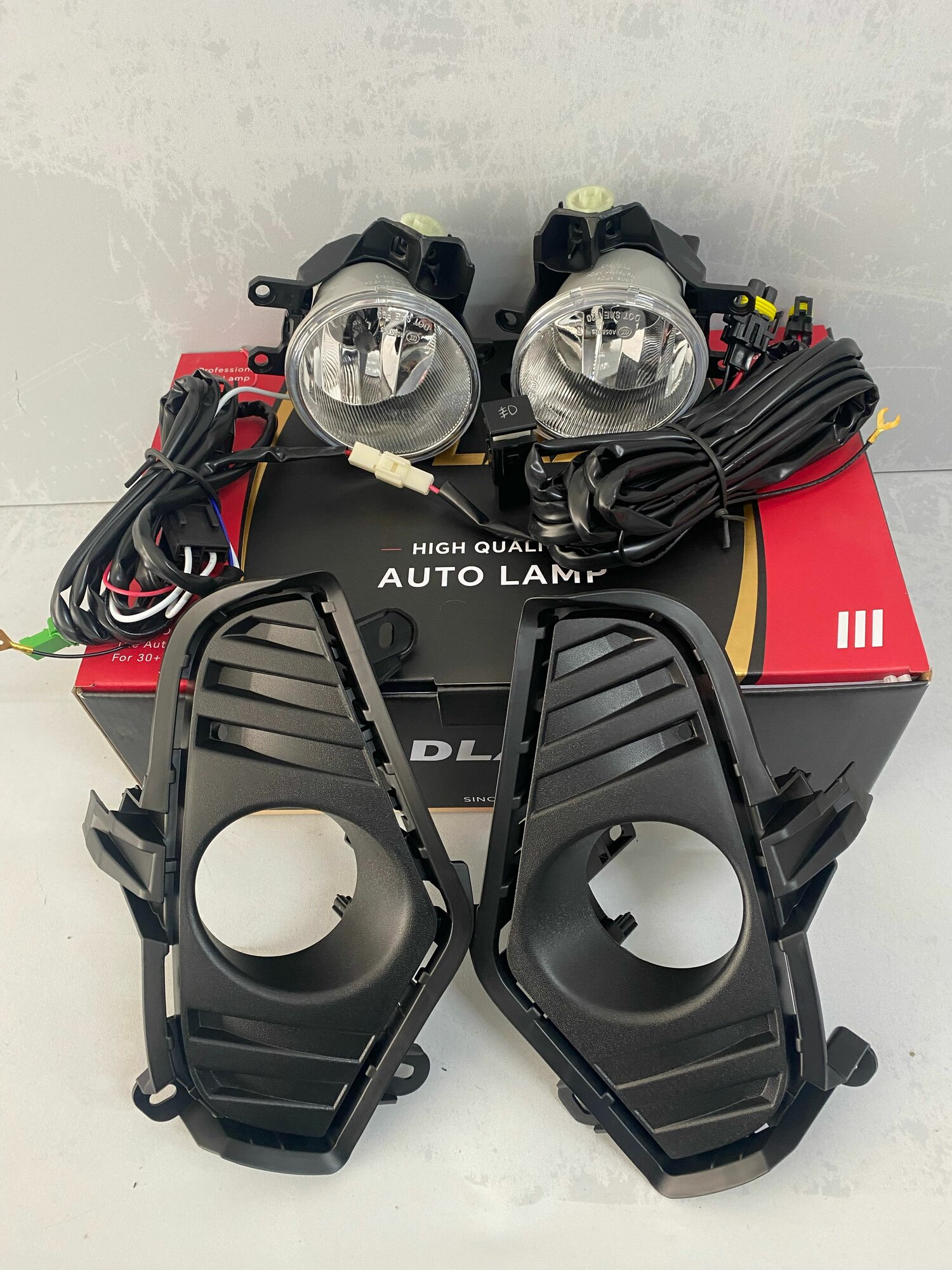 Противотуманные фары Toyota Rav4