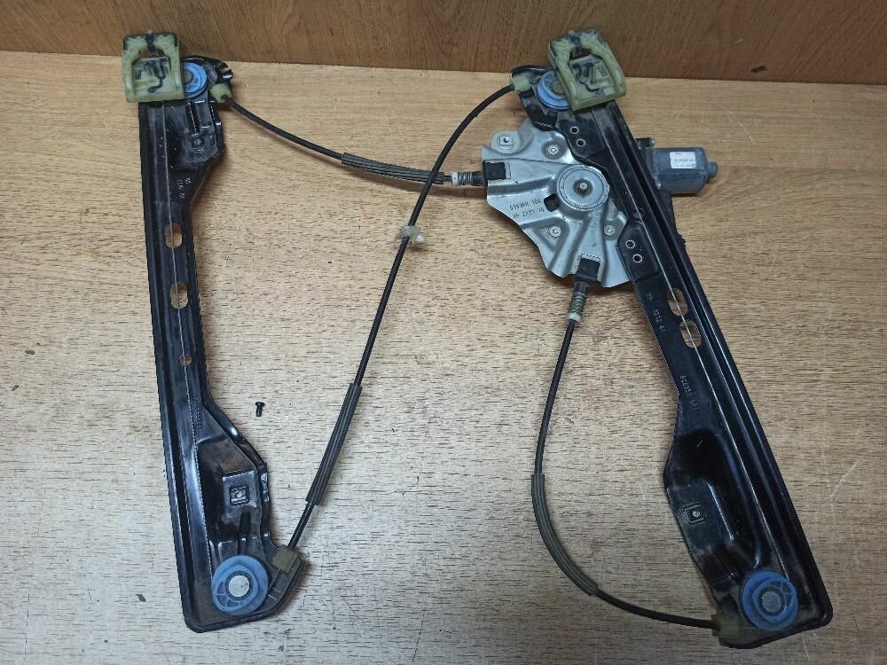 Стеклоподъемник мотор правый перед Opel Zafira C