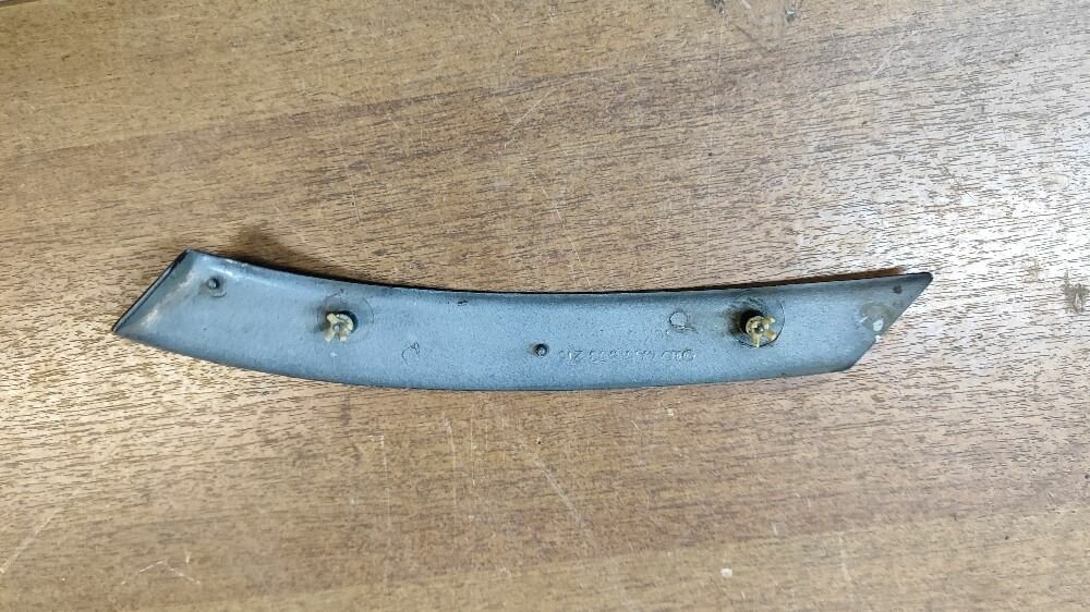 Молдинг крыла задний левый Audi A6 С4 4A5853215