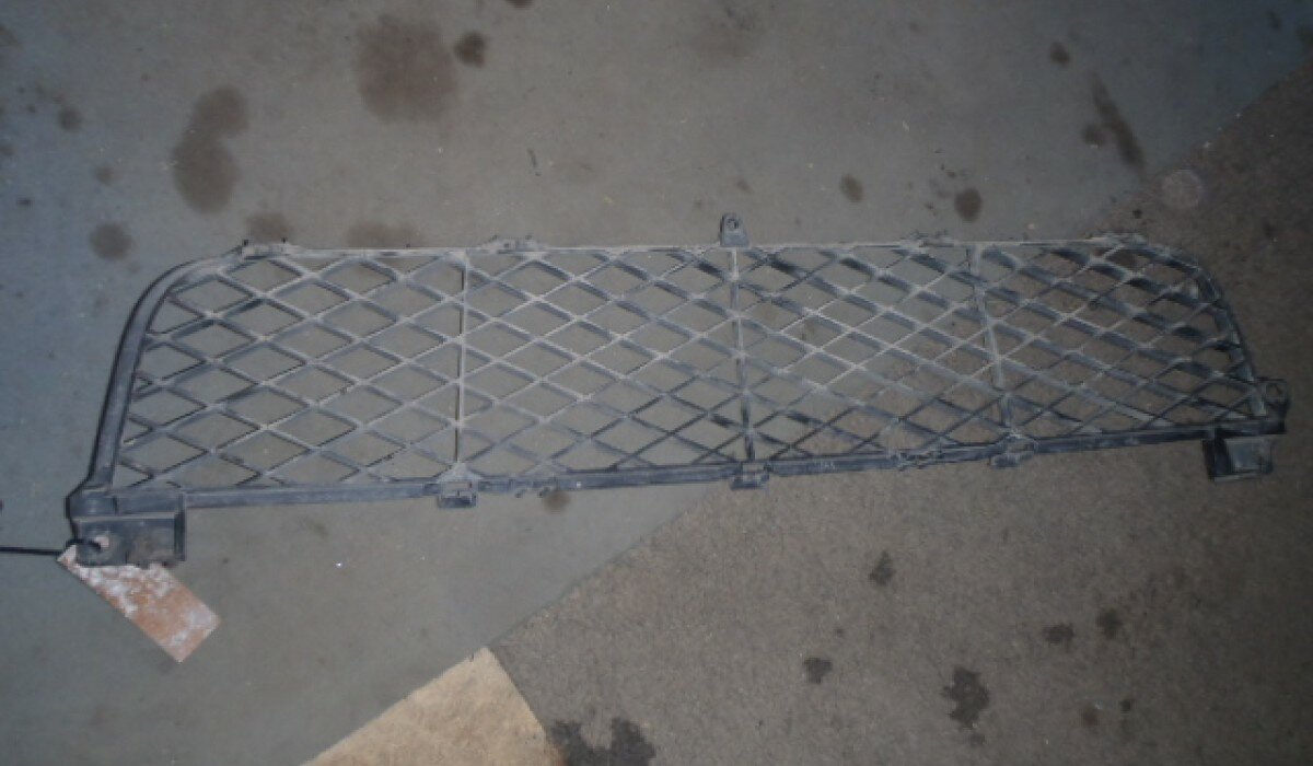 Решетка в бампер Grand Vitara Suzuki