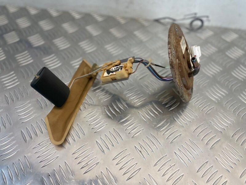 Б/У датчик уровня топлива Kia Sportage 2010 KM G4GC 43013 Hyundai-KIA арт. 311302E000