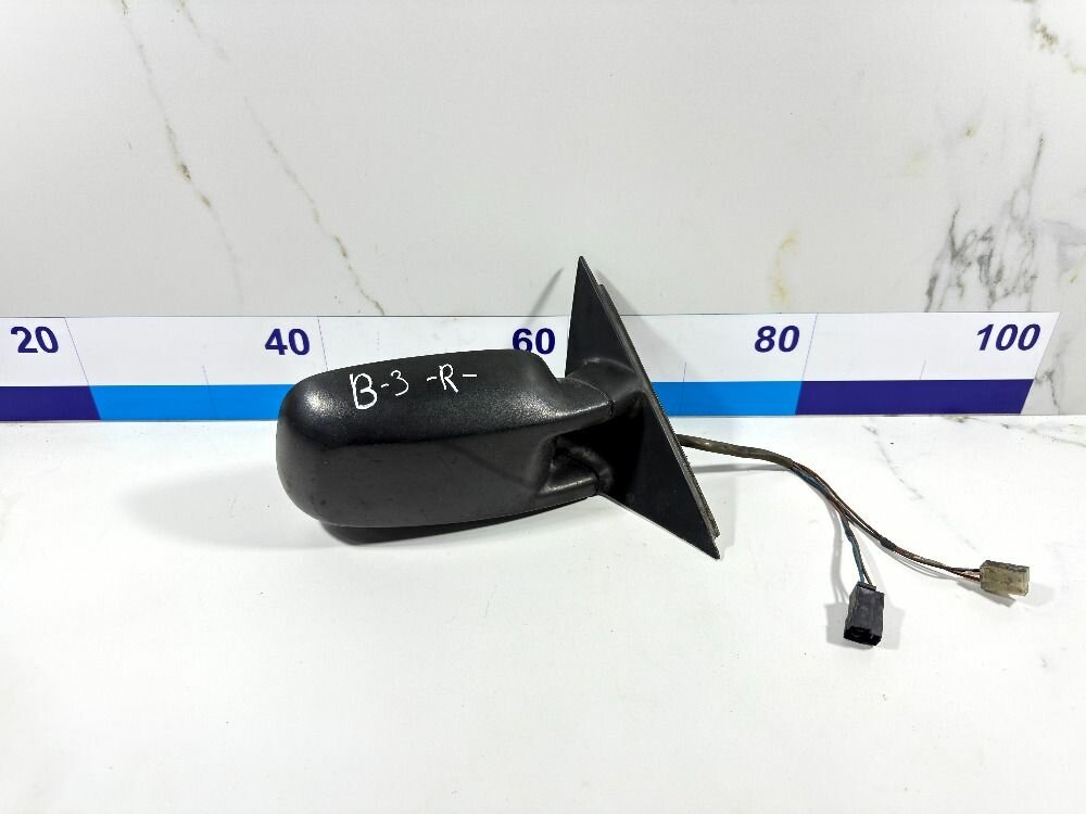 Зеркало правое VW Passat B3 357857508D