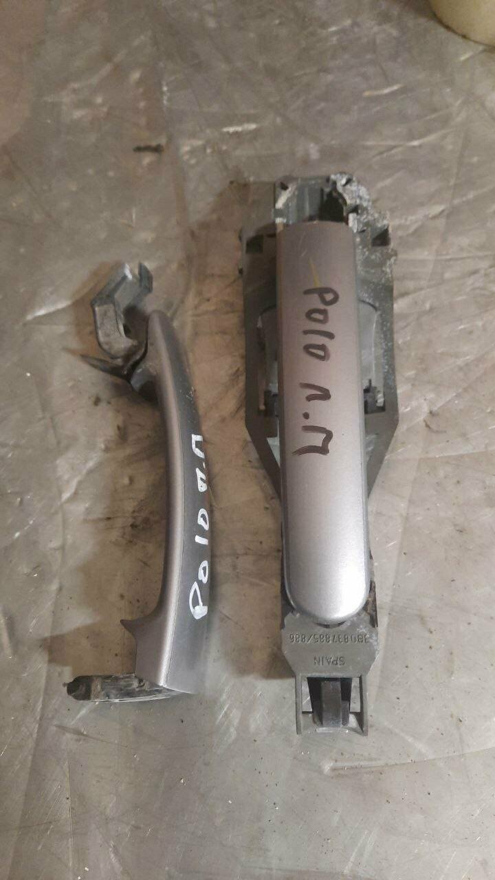 Ручка наружная двери передней левой Volkswagen Polo 4 рест. 2008 3B0837885