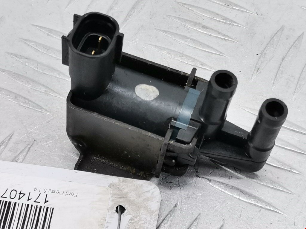 Клапан воздушный Ford Fiesta 5 2S619C915AB арт. 1714077