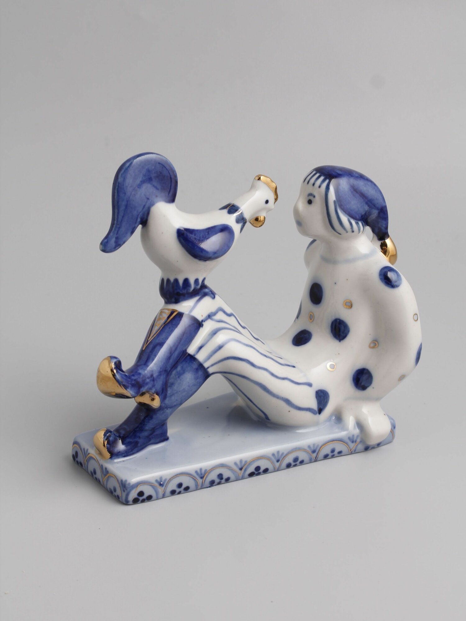 Антикварная статуэтка "Скоморох с петухом", фарфор, Бронницкий завод фарфоровых изделий "Возрождение", 1970-е г.