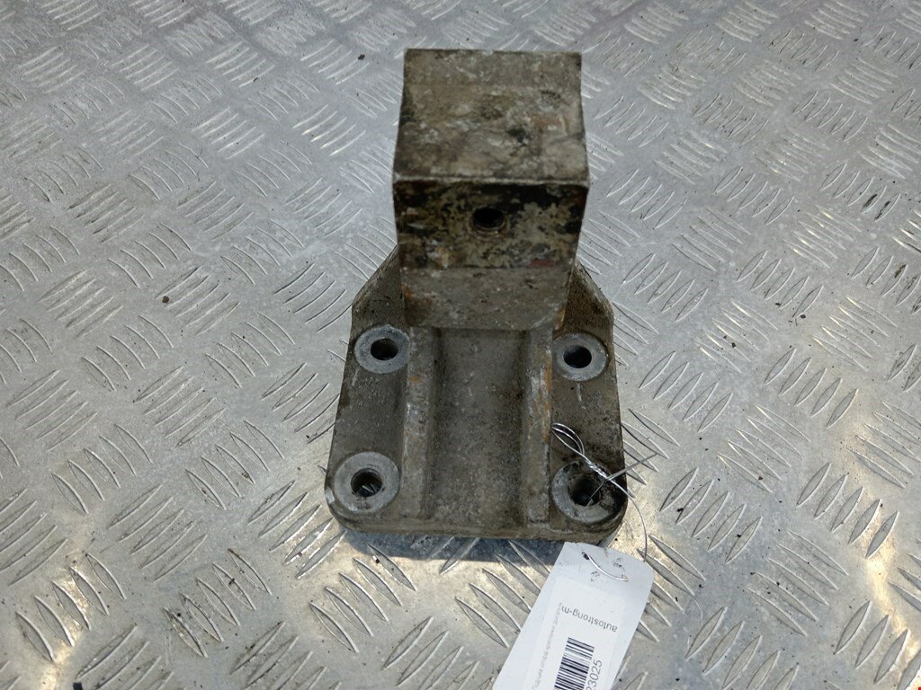 Подушка (опора) крепления двигателя Iveco EuroCargo 2 арт. 1923025
