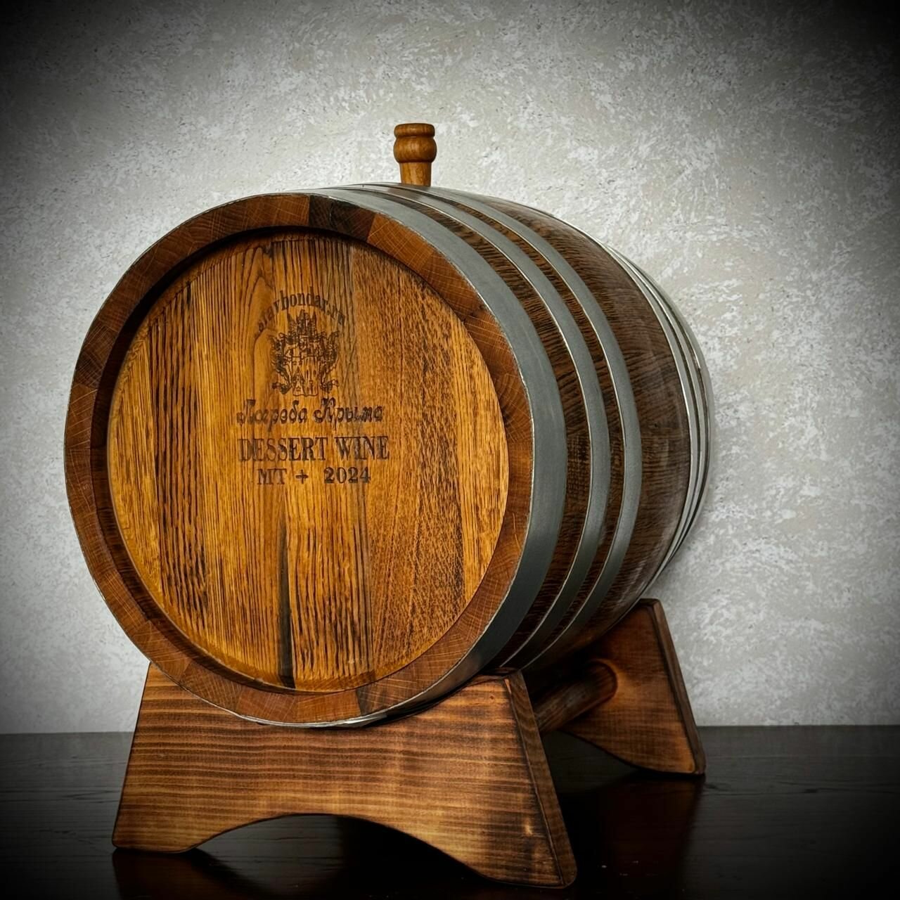 Дубовая бочка 30 литров "погреба крыма" внутренний обжиг сильный, вощеная внешний обжиг, гнутая, колотый дуб, STAVBONDAR, Ставропольский бондарь