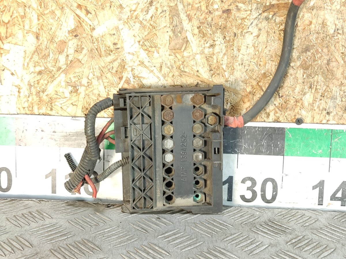 Блок предохранителей моторный FORD Fusion 2002-2012 1394252