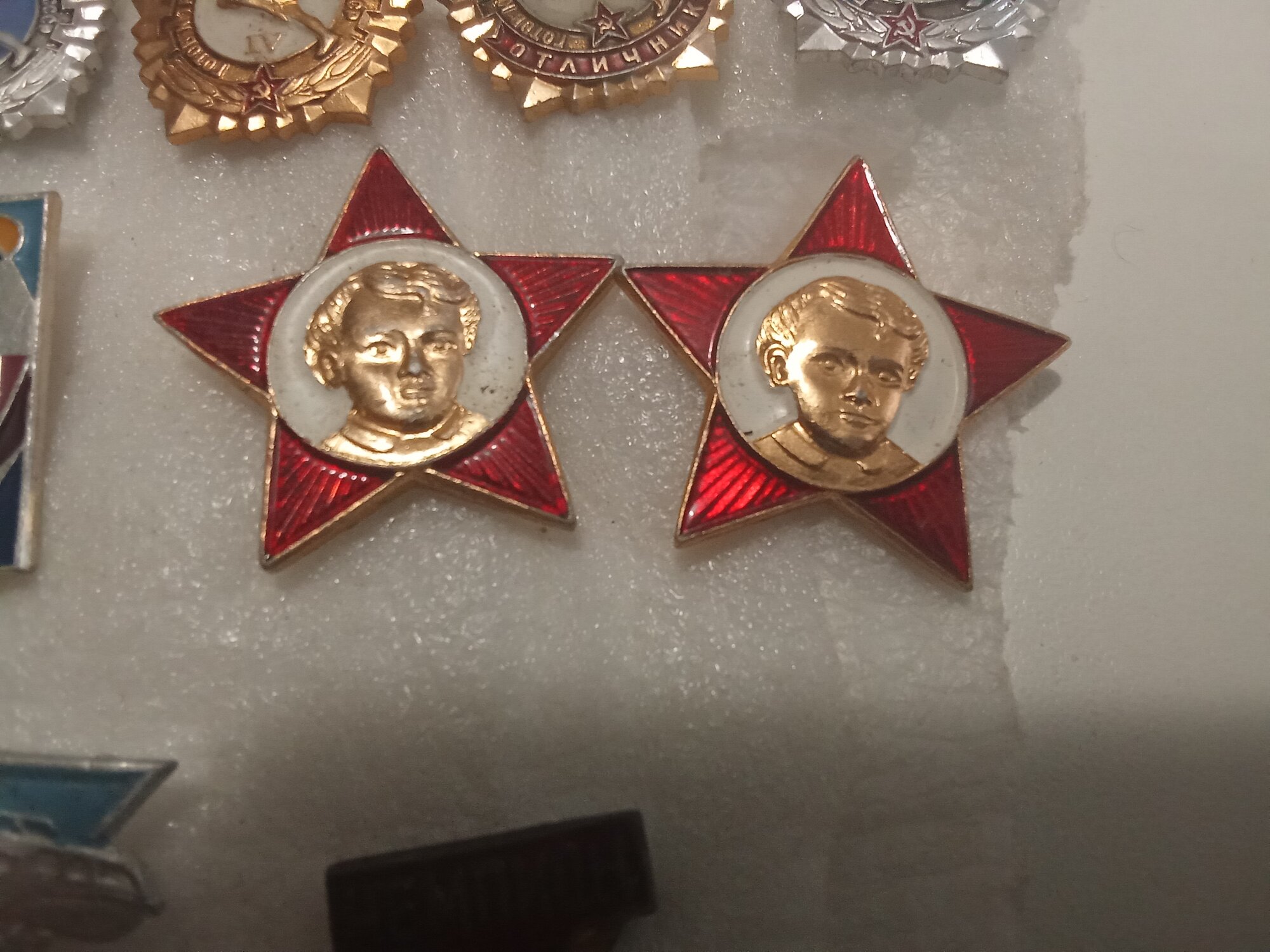 Значок молодой Ленин звезда