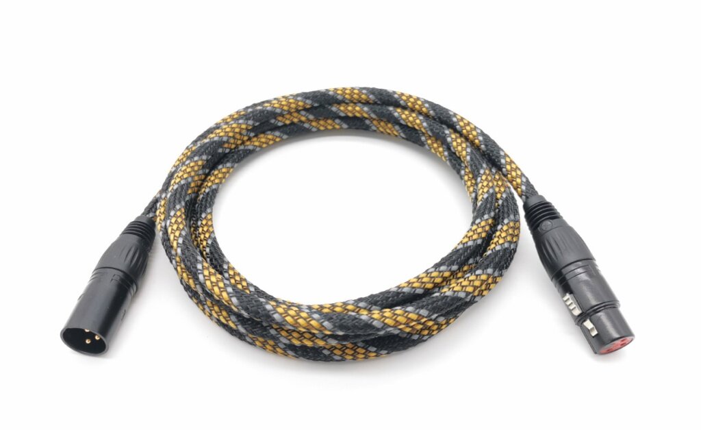 Кабель микрофонный XLR-M-F ZZcable E72-XLR-M-F-0300-Z2, 3 м (прямой-прямой)