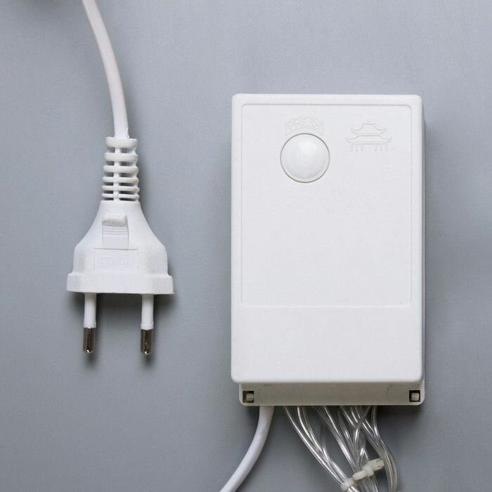 Гирлянда Водопад 2 х 1.5 м, IP44, прозрачная нить, 400 LED, свечение белое, 8 комбинаций режимов, 220 В