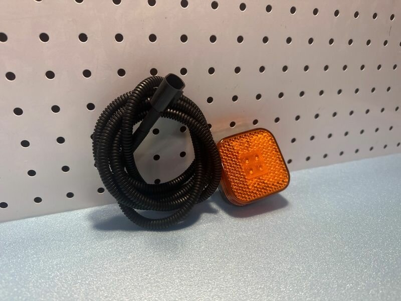 Фонарь габаритный боковой для грузовиков MAN F2000 (МАН Ф2000)