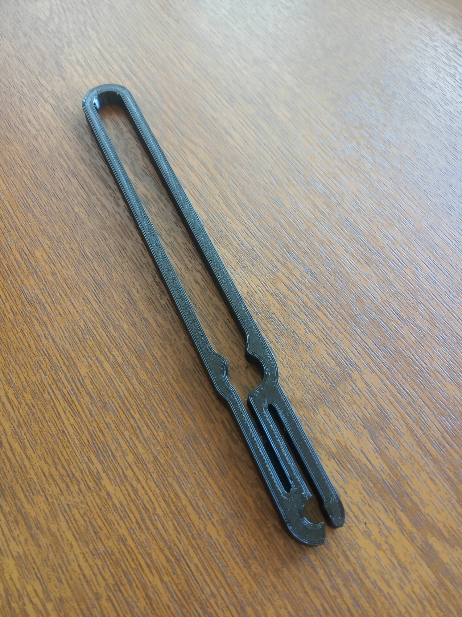 Крепление ящика c00081025 indesit