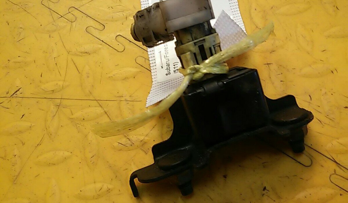 Датчик AIR BAG Forester (S11) Subaru 98231SA010