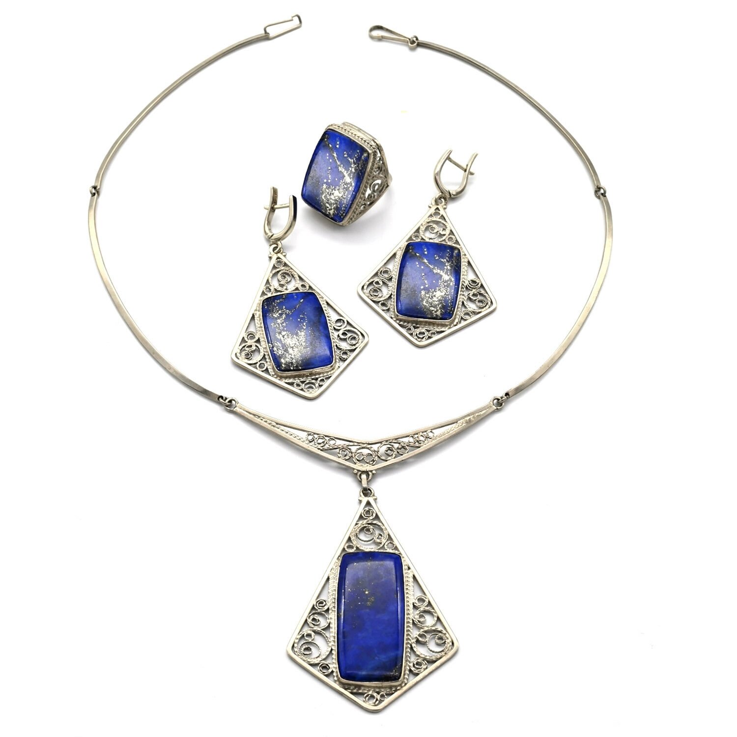 Комплект бижутерии: кольцо, серьги, колье, лазурит