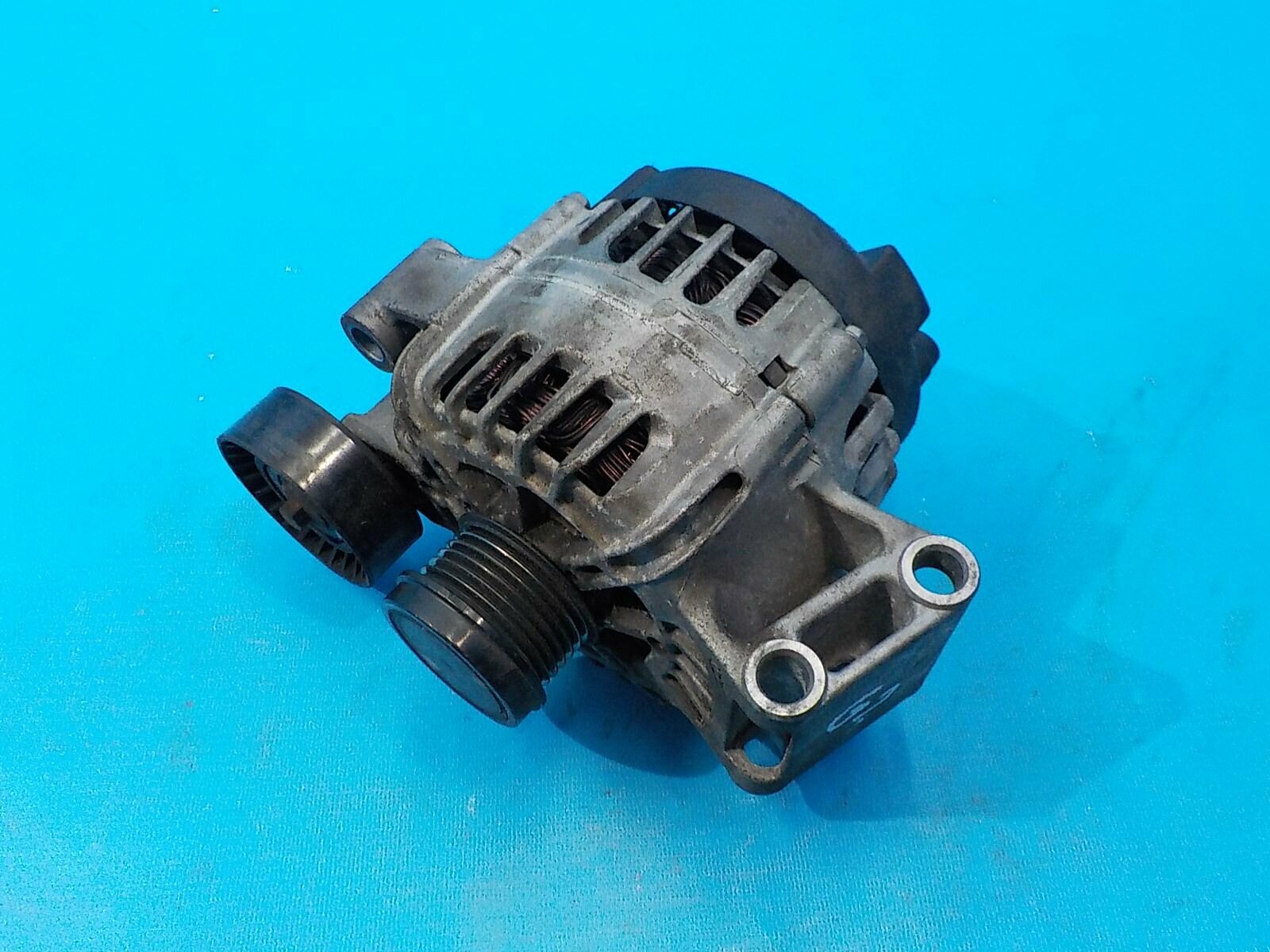 Генератор двигателя Ford Focus 3 2011-2019 2321615 - Б/У