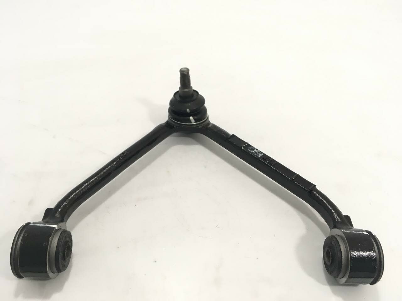 Рычаг подвески верх r для автомобилей SsangYong 4440209011 (запчасти и комплектующие)