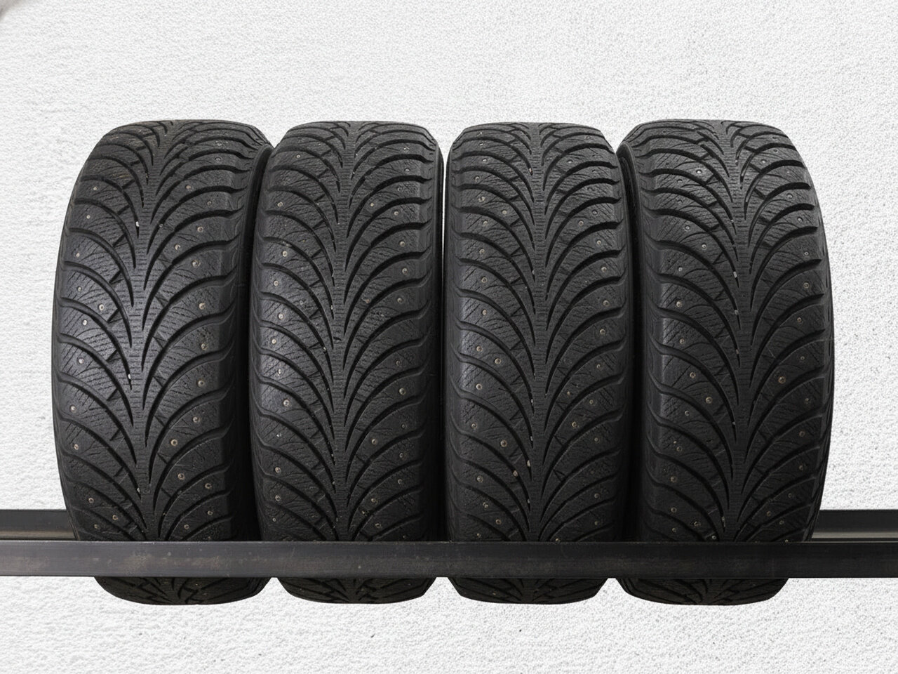 Комплект (4 шт) зимних БУ шин шипованные SAVA Eskimo Stud 225/60 R17 20% износ TSB054005