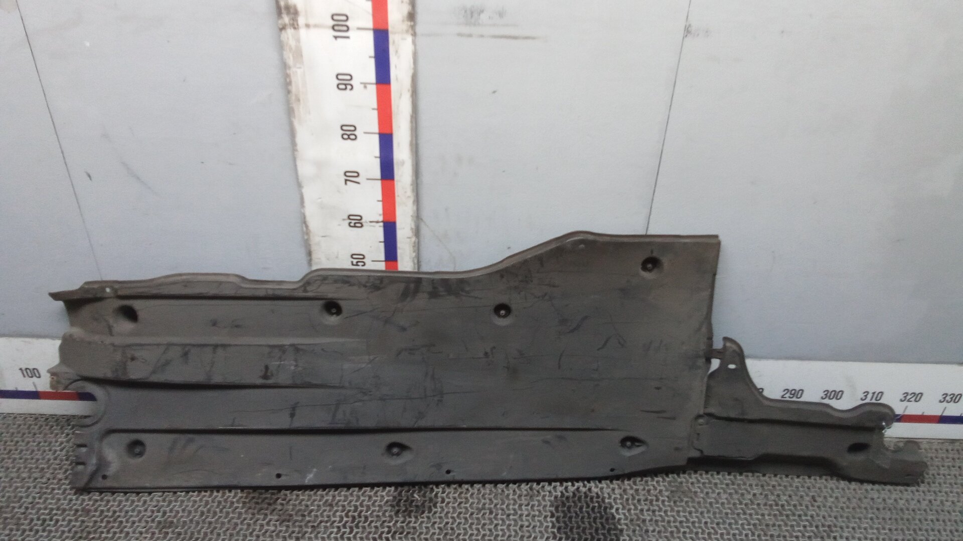 Защита днища кузова VOLKSWAGEN PASSAT B8, Номер 3Q0825201L, 3Q0825101A