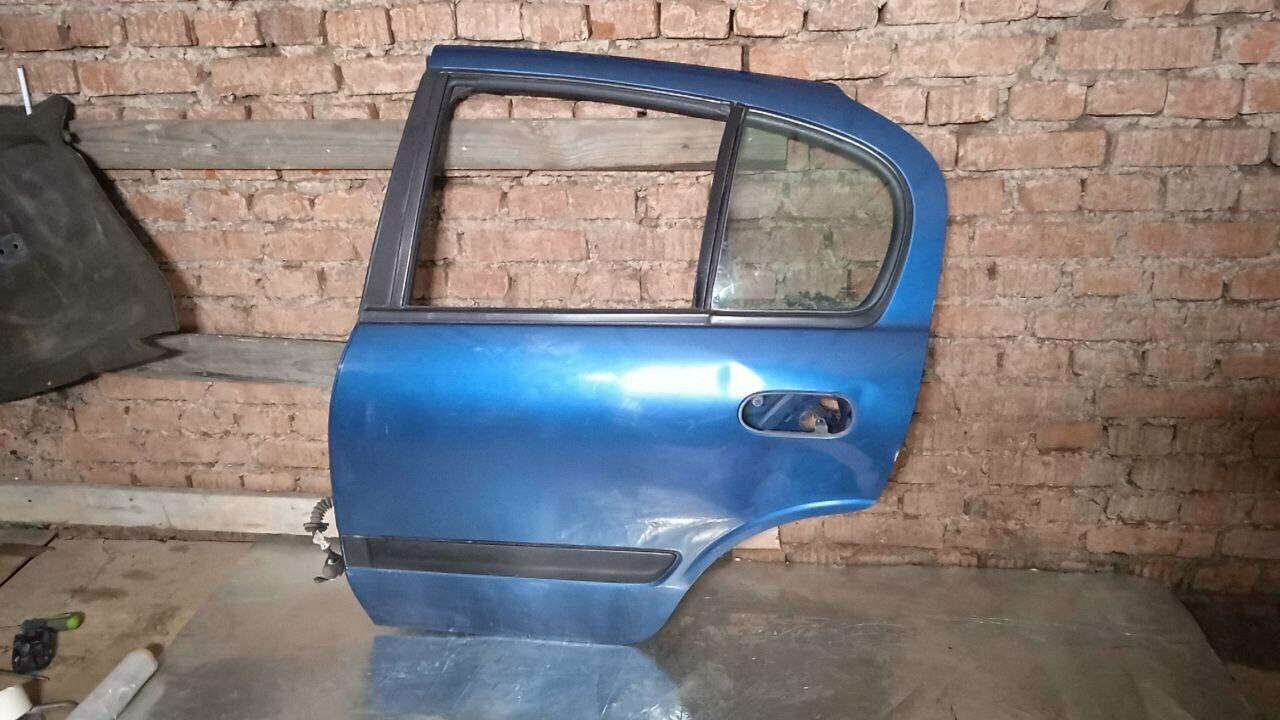 Дверь задняя левая Nissan Almera N16 2000